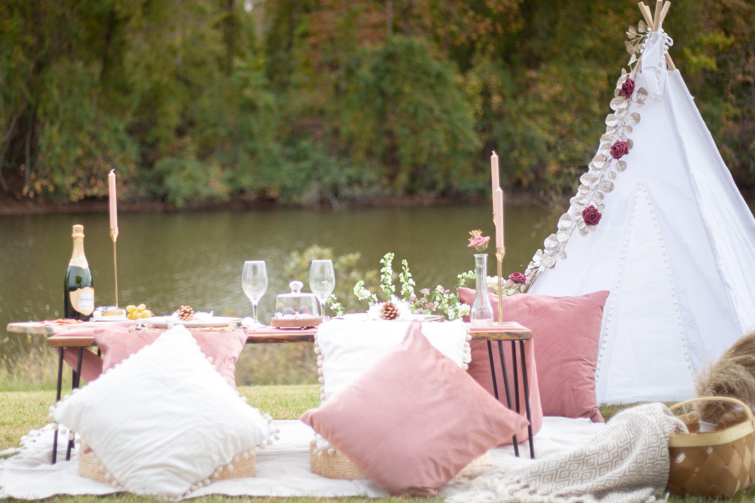 Luxury Picnic | Starlight Stays Luxury Picnic & Sleepovers